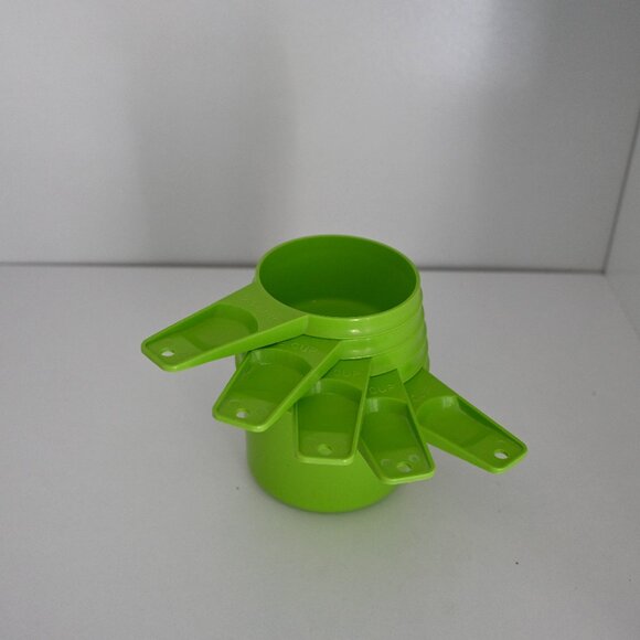 Tupperware | Kitchen | Vtg Tupperware Green Apple Nested Measuring Cup ...
